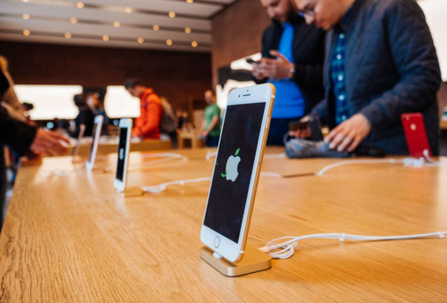 Apple Investigates Broken iPhone 8s After Problems Reported - Thrillist