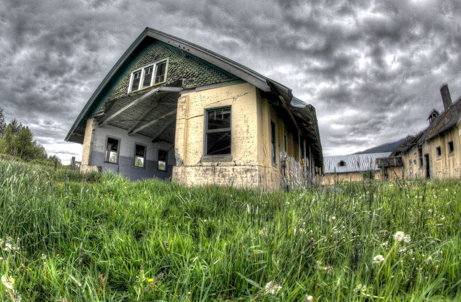 Most Haunted Places in America: Scariest Places to Visit in Every State ...
