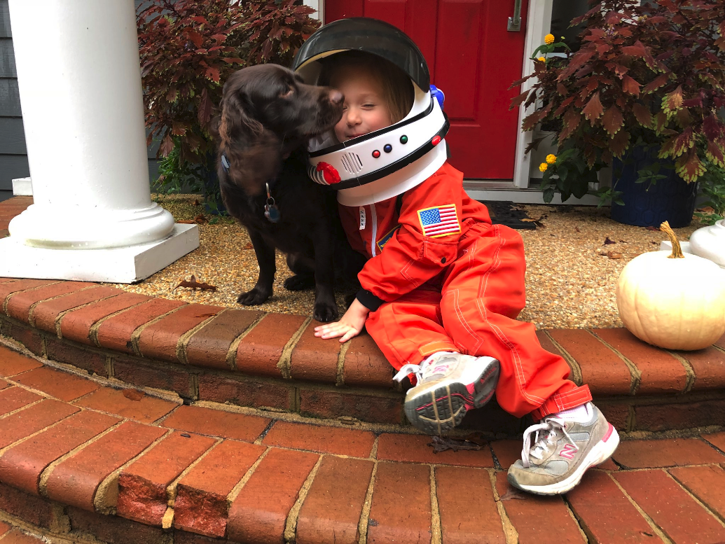 The world’s coolest astronaut takes his dog for a photo shoot and NASA ...