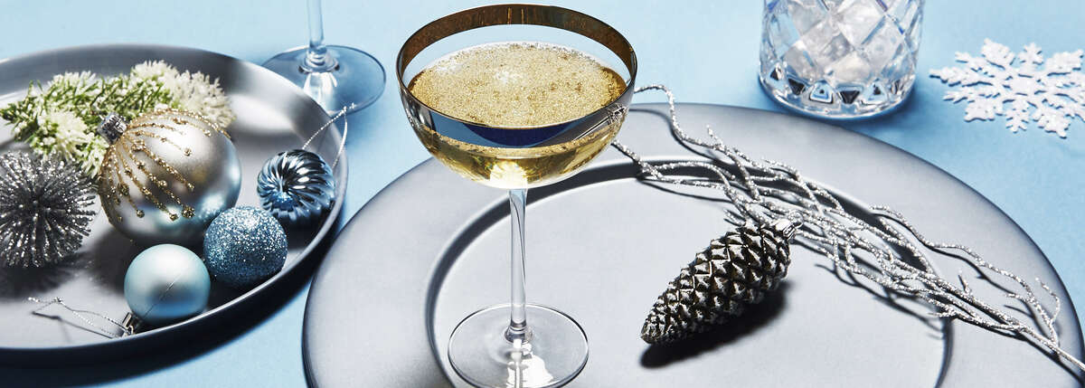 Holiday Martini Recipe - Thrillist