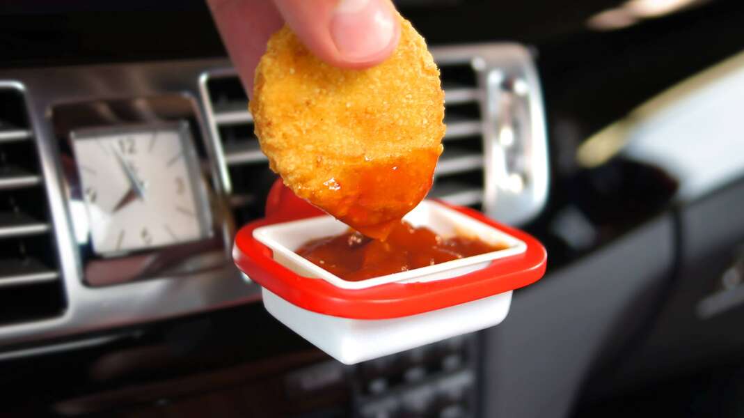 DipClip Is an In-Car Condiment Holder for Dipping Sauces - Thrillist