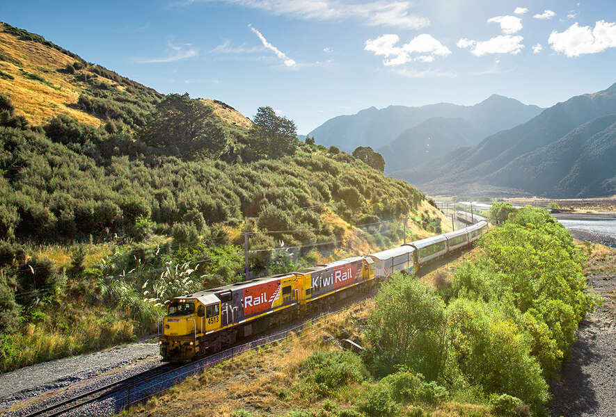 Travel Across New Zealand on This Cross-Country Train - Thrillist