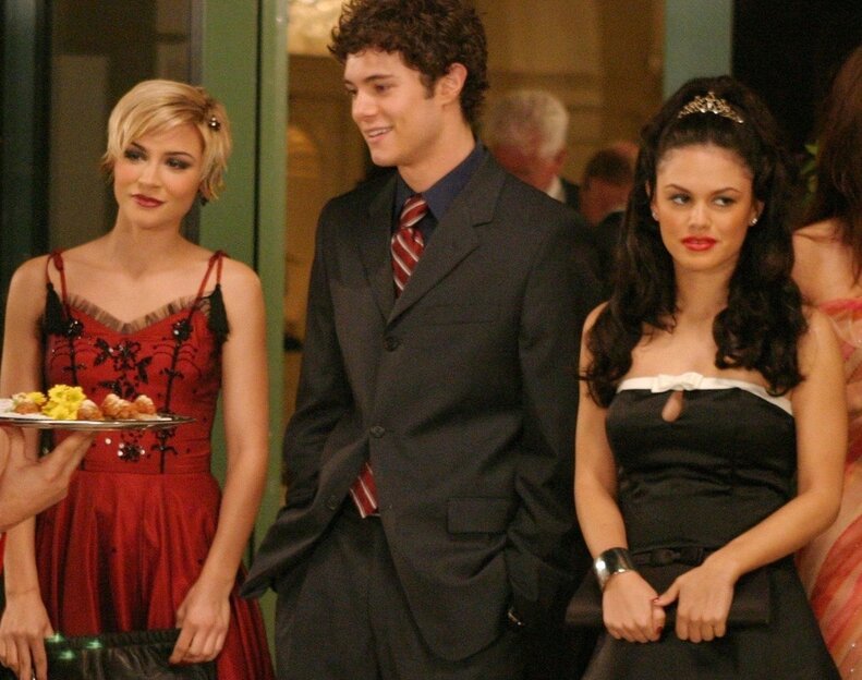 Best Christmas TV Episodes on Netflix, Hulu & More: What to Watch ...