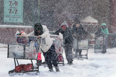 Bomb Cyclone Winter Storm Photos From Across the US - Thrillist