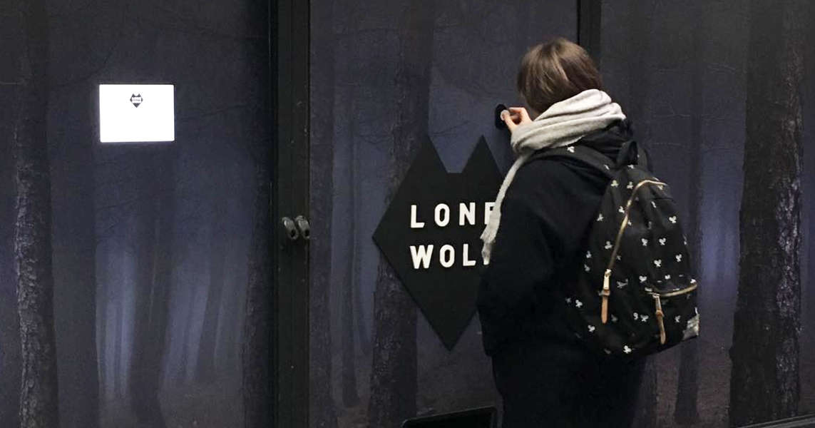 LoneWolf Installed a Free Gin & Tonic Vending Machine in the London ...