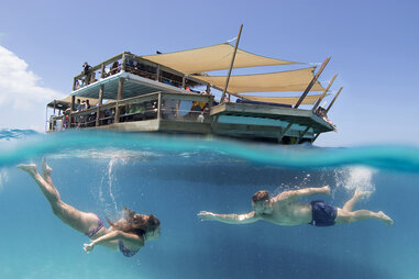 Floating Boat Bars With Beautiful Views - Thrillist