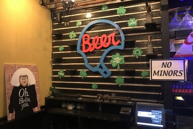 'It's Always Sunny in Philadelphia' Pop-Up Bar Is Coming to Chicago ...