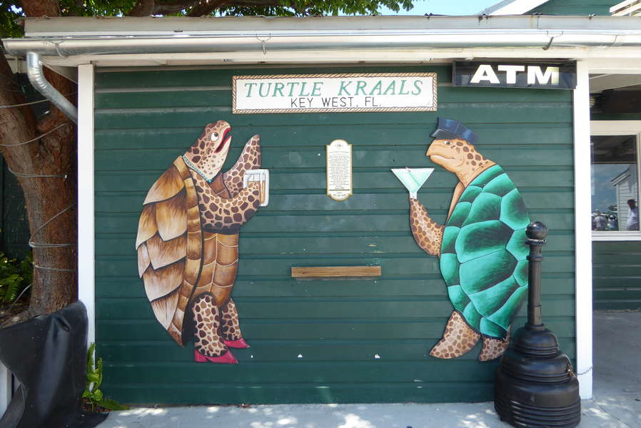 Weird Florida Bars to Visit - Thrillist