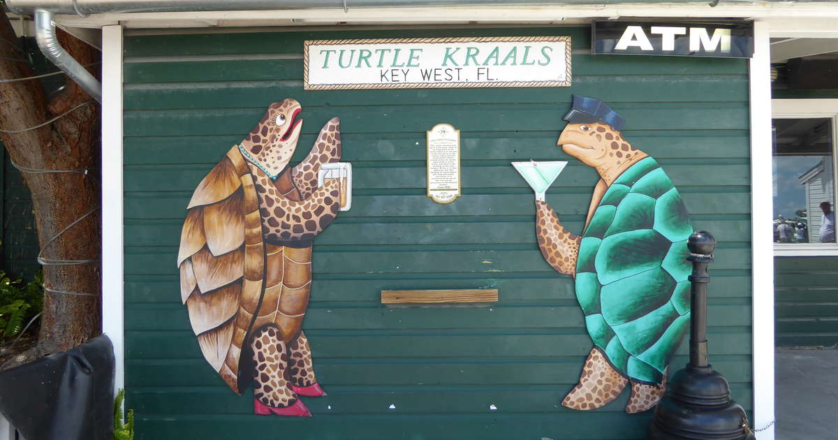 Weird Florida Bars to Visit - Thrillist