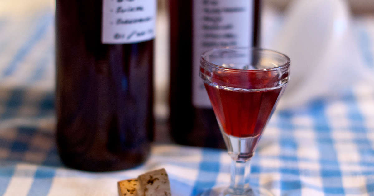 What Is Sloe Gin - Thrillist