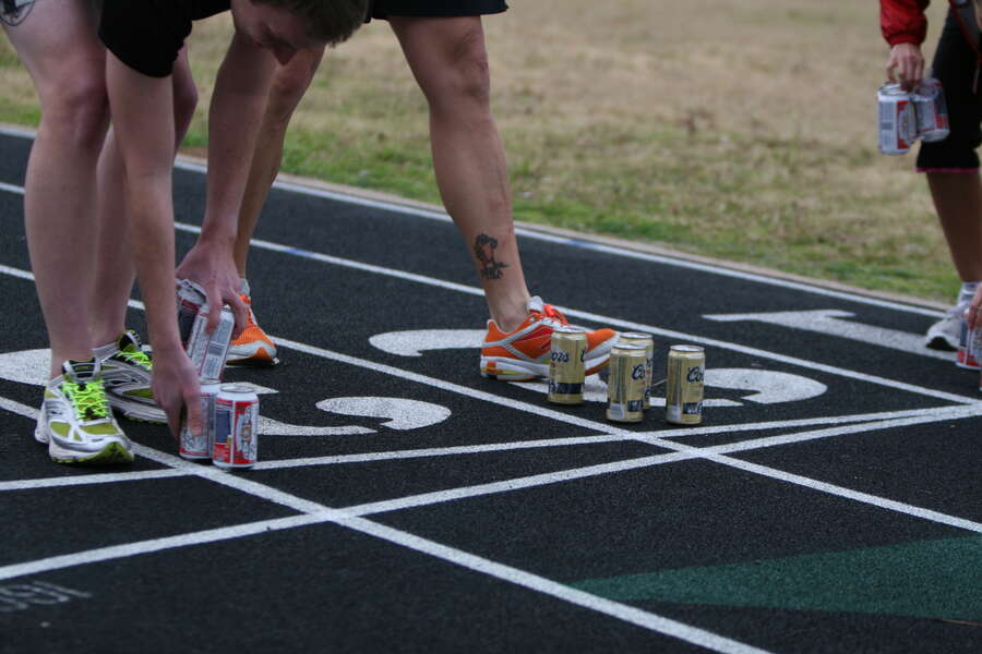 The Beer Mile Festival Is the Ultimate Activity for Athletic Drinkers ...