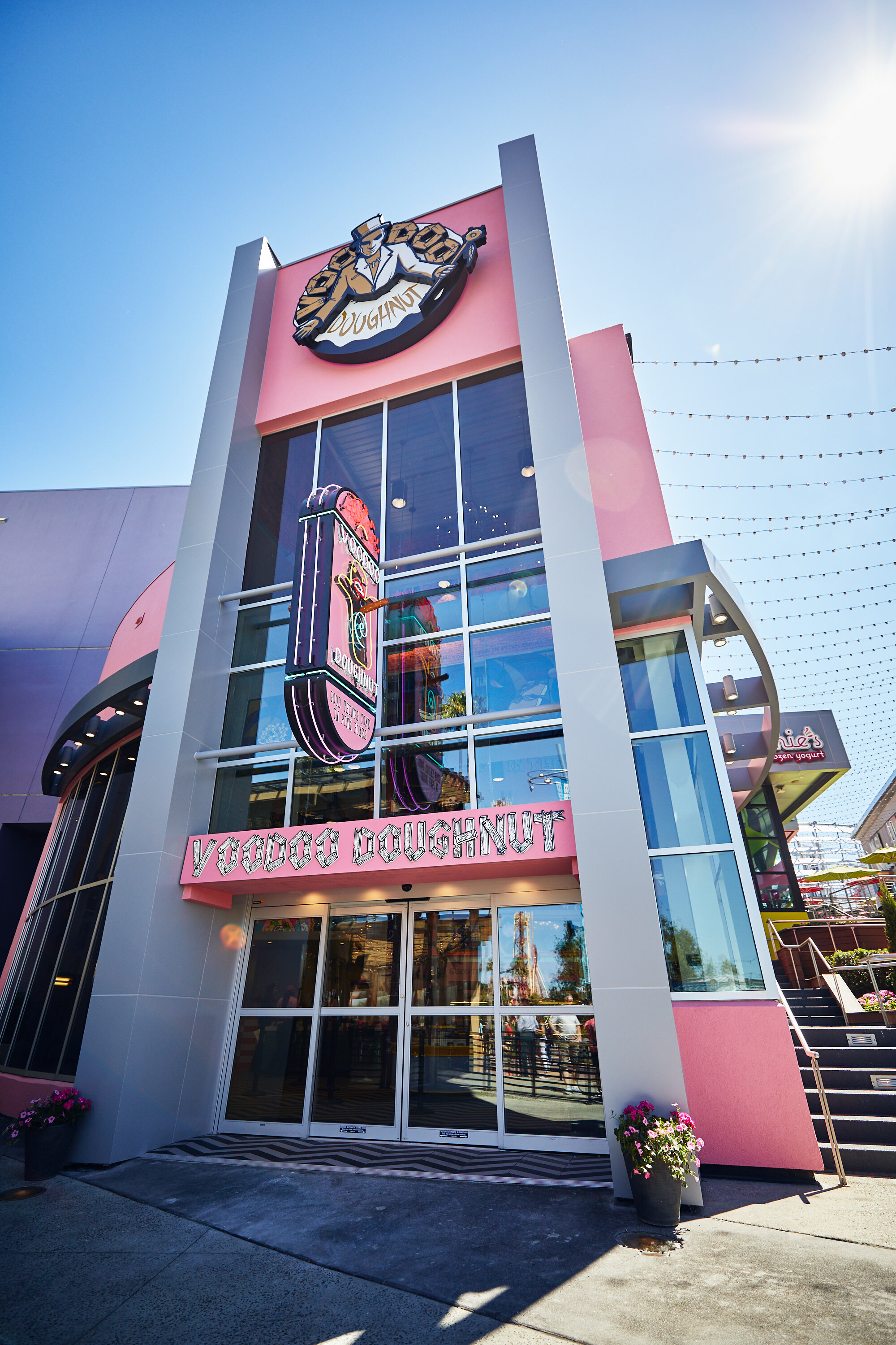 Voodoo Doughnut Orlando: Universal Studios Florida Gets New Doughnut ...