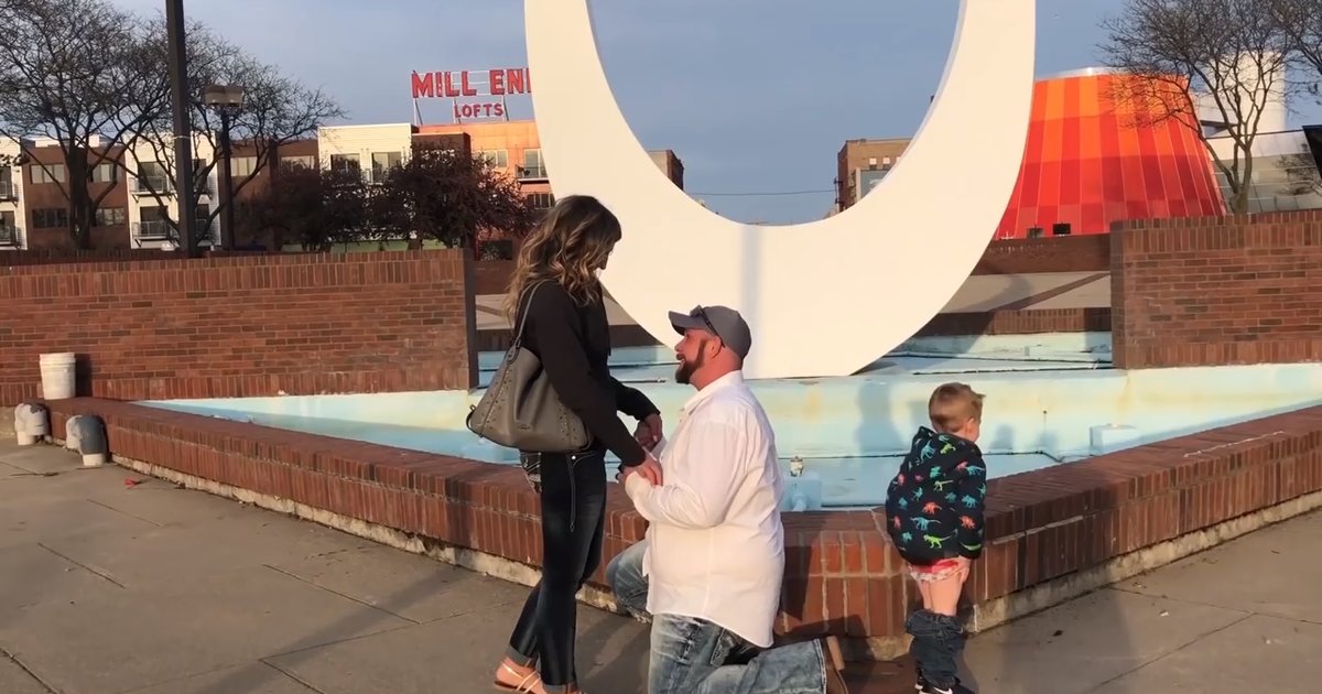 Kid Pees During Parents' Proposal Video, Goes Viral - Thrillist