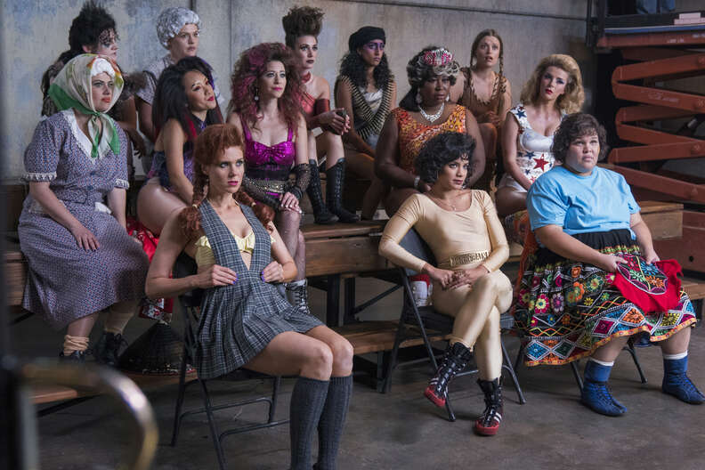 Glow Season 2 Review How The Ending Sets Up Season 3 Thrillist