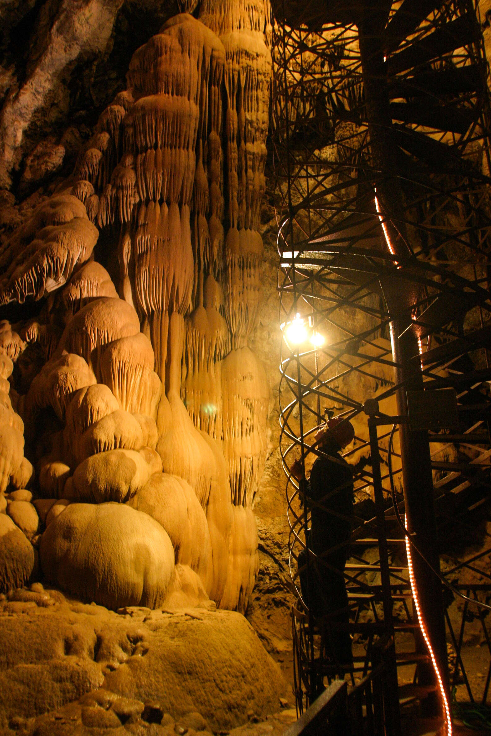Most Beautiful Caves in the US for Hiking and Spelunking - Thrillist