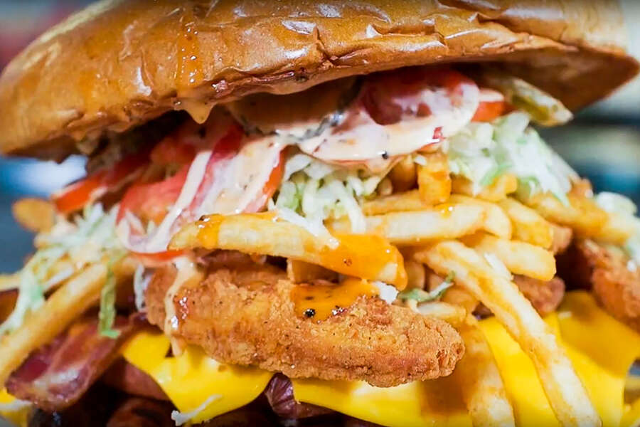 Arizona Cardinals Gridiron Burger: How to Eat the 7 Pound Burger ...