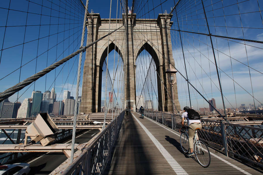 How to Bike in NYC: A Beginner's Guide to Bike Lanes, Etiquette & More ...