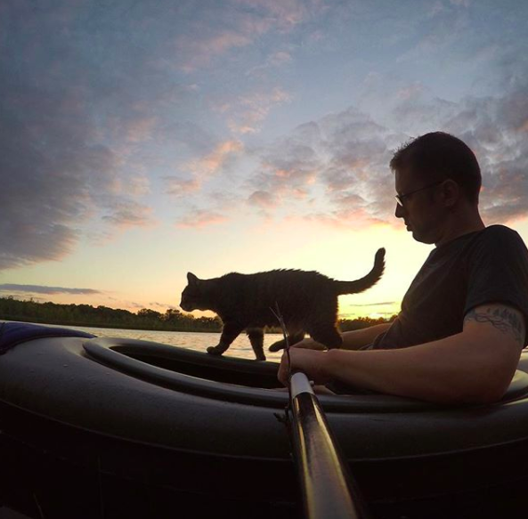 Rescue Cat Absolutely Loves Kayaking With Her Dad - The Dodo