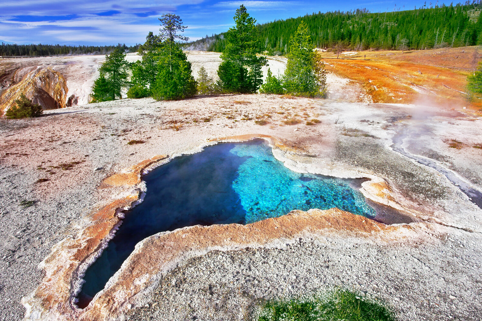 Most Beautiful Things to See in Yellowstone: Best Places to Visit ...