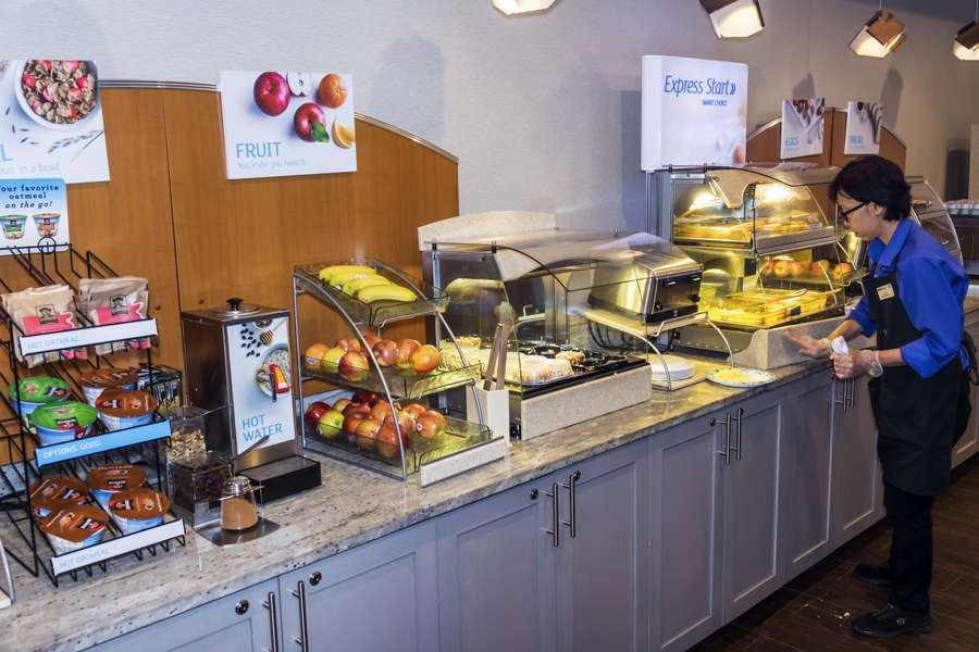 Hotel Breakfast Bandit is Terrorizing Georgia Breakfast Buffets - Thrillist