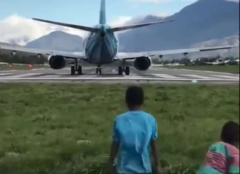 Kids Are Hanging by a Plane Runway to Get Blown Over by Plane Engines ...