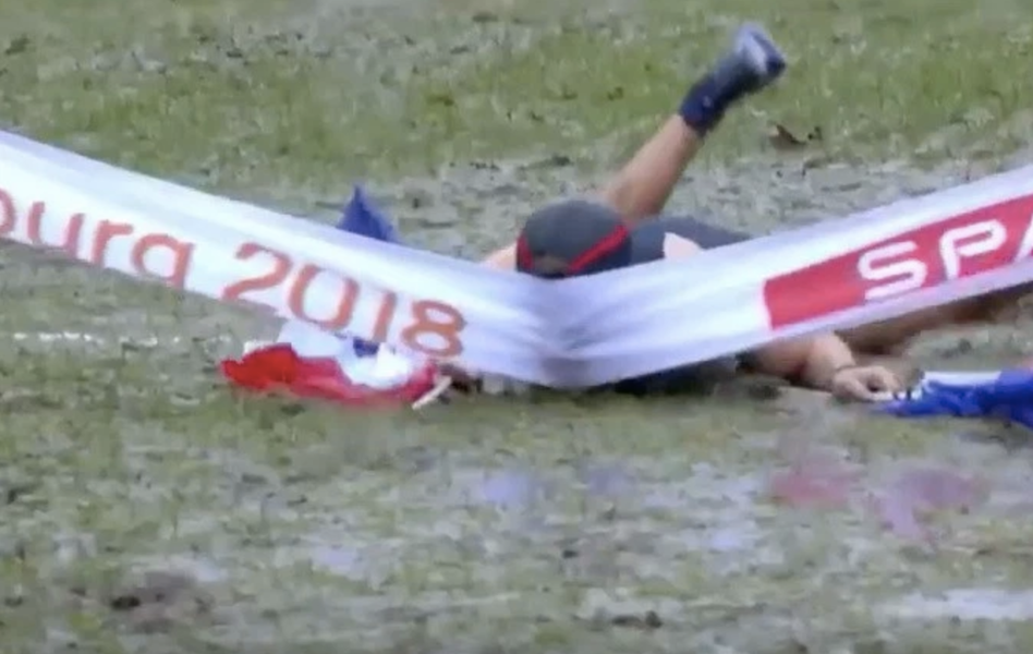 Runner's Finish Line Fail Into Mud is the Best New Meme of the Year ...