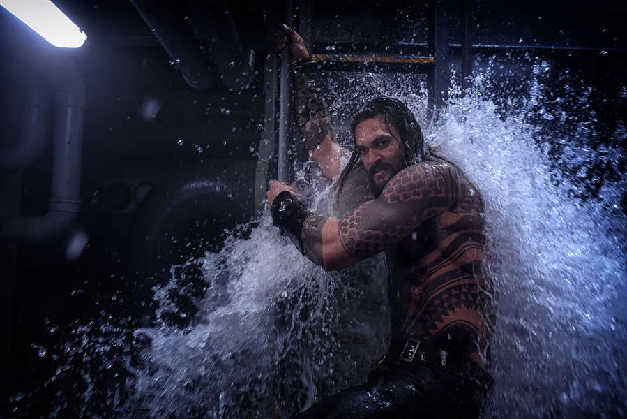 Aquaman Movie Review: DC's Underwater Epic Is a Wet, Wild Ride - Thrillist