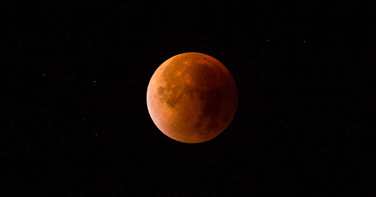 What Is a Supermoon? The Controversial Full Moon, Explained - Thrillist