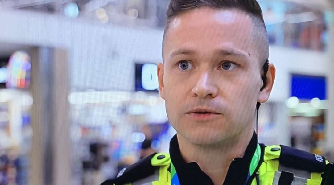 Police Officer Named Rob Banks Becomes Internet's Newest Obsession ...