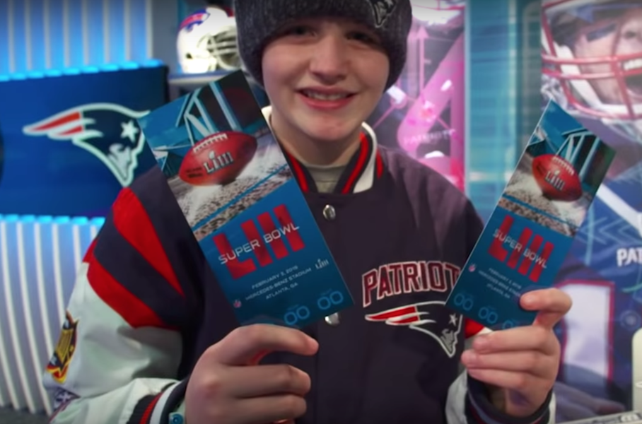 Patriots Surprise Bullied Female Quarterback With Super Bowl Tickets ...