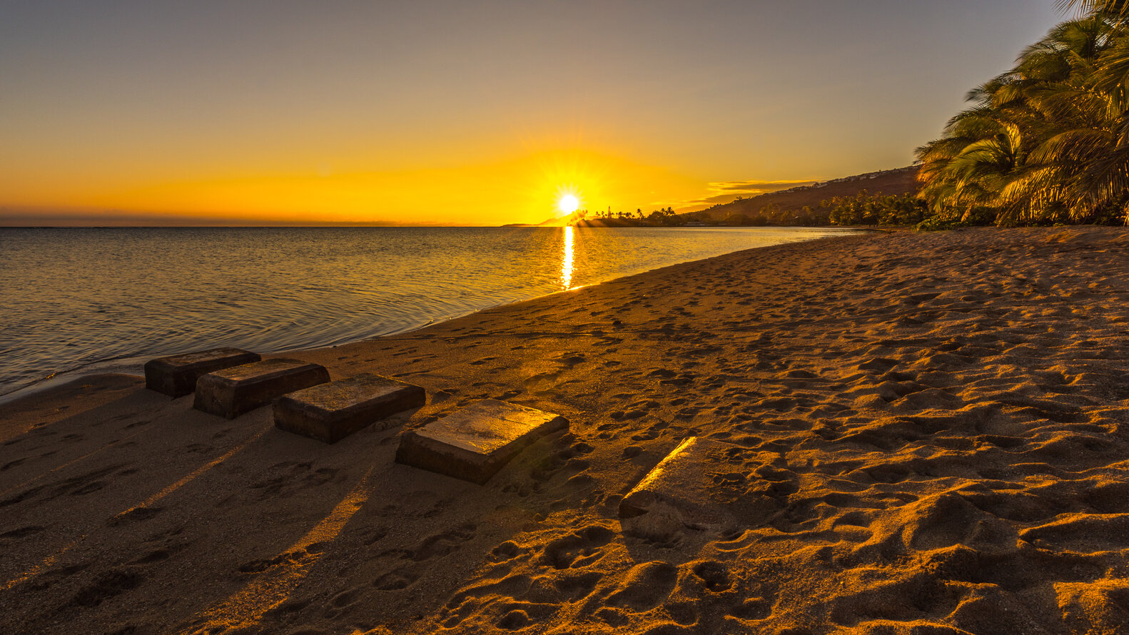 Best Beaches in Hawaii: Most Beautiful and Scenic Beaches to Visit ...