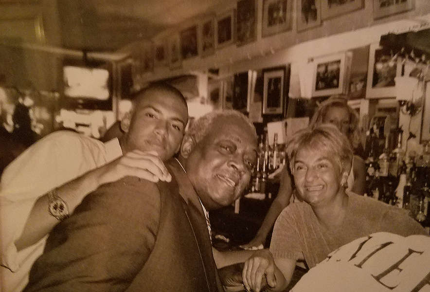 3 Real-Life Lessons From Growing Up In Dive Bars - Thrillist