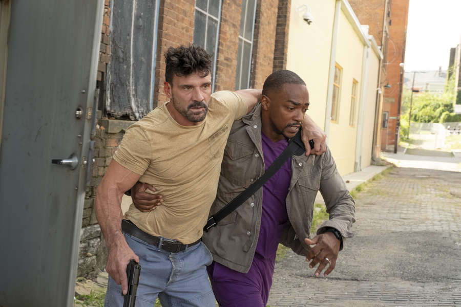 Point Blank Netflix Review: Frank Grillo's Action Movie Remake Is Busy ...
