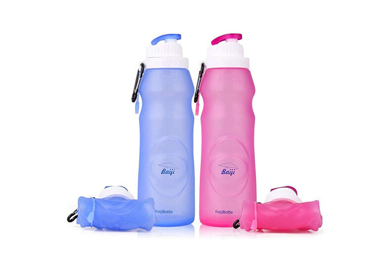 Travel Items To Pack In Your Carry On Bag: Clothes, Accessories & More ...