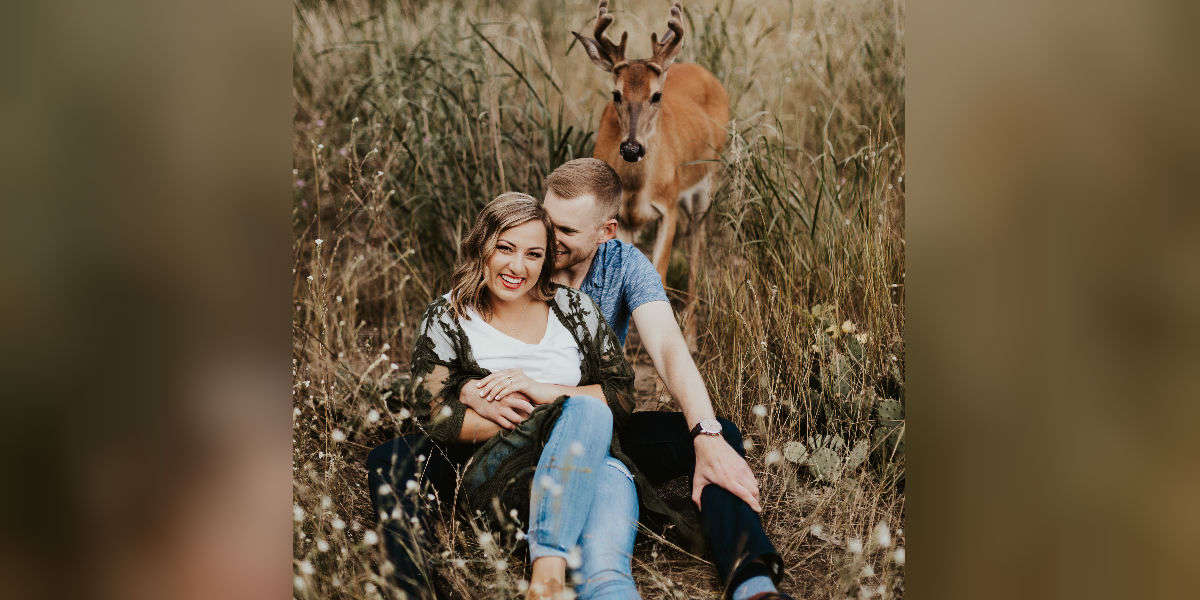 Deer Joins Couple's Engagement Photo Shoot - The Dodo