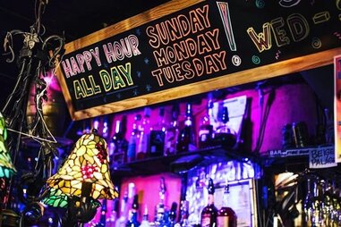 Best Happy Hours in Dallas: Bars With Great Specials & Drink Deals ...