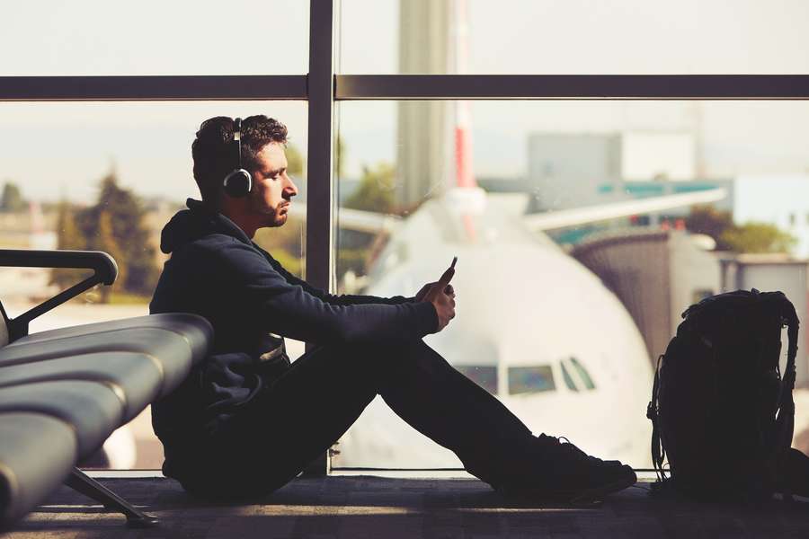 Best Travel Headphones Under $150: Over Ear & In Ear Noise-Cancelling ...