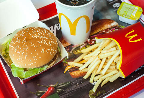 McDonald's Beyond Meat PLT: New Plant-Based Burger in Testing in Canada ...