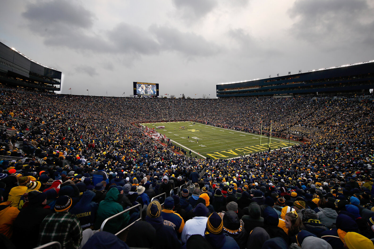 Best College Football Stadiums in America, Ranked: The Top 25 - Thrillist