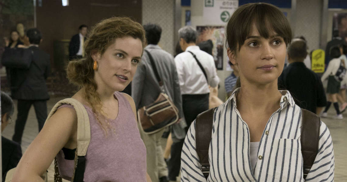 'Earthquake Bird' Movie Review: New Netflix Film is Hollow at the Core ...