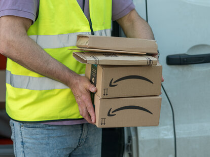 Amazon Delivery Driver Dances After Home Owner Leaves Snacks on Porch ...