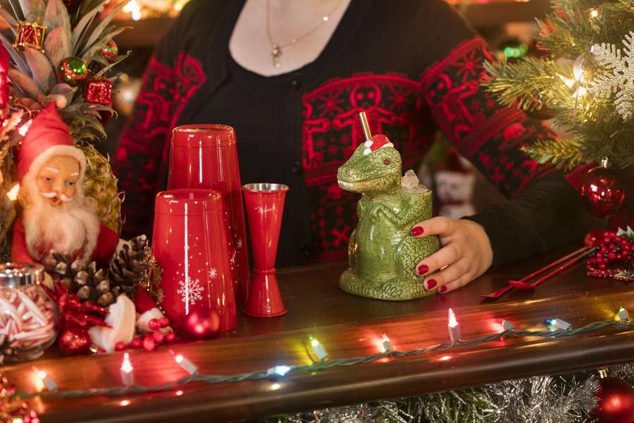 Best Holiday Pop-Up Bars: Festive Spots in NYC, Chicago, LA & San Fran ...