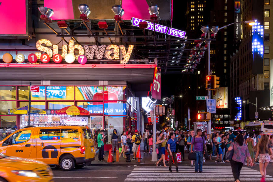 How to Get Around NYC Like a New Yorker: Tips for Visitors & Tourists ...