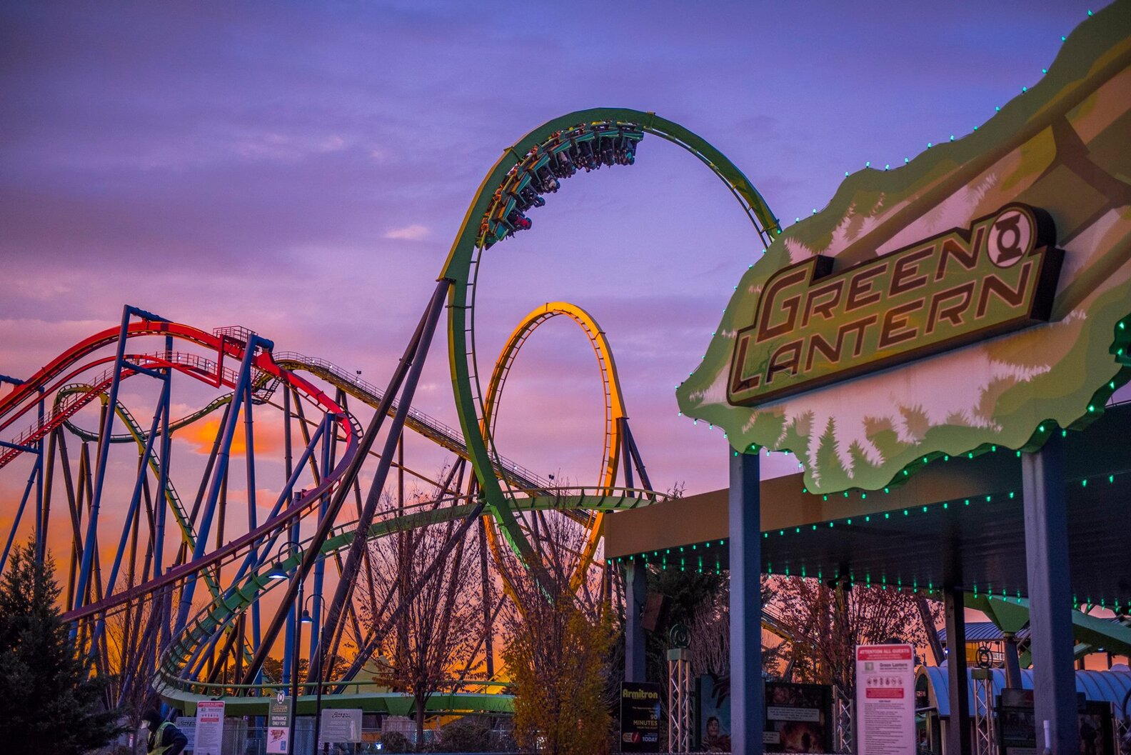 Best Amusement Parks Open in Winter: Holiday Theme Parks to Visit ...