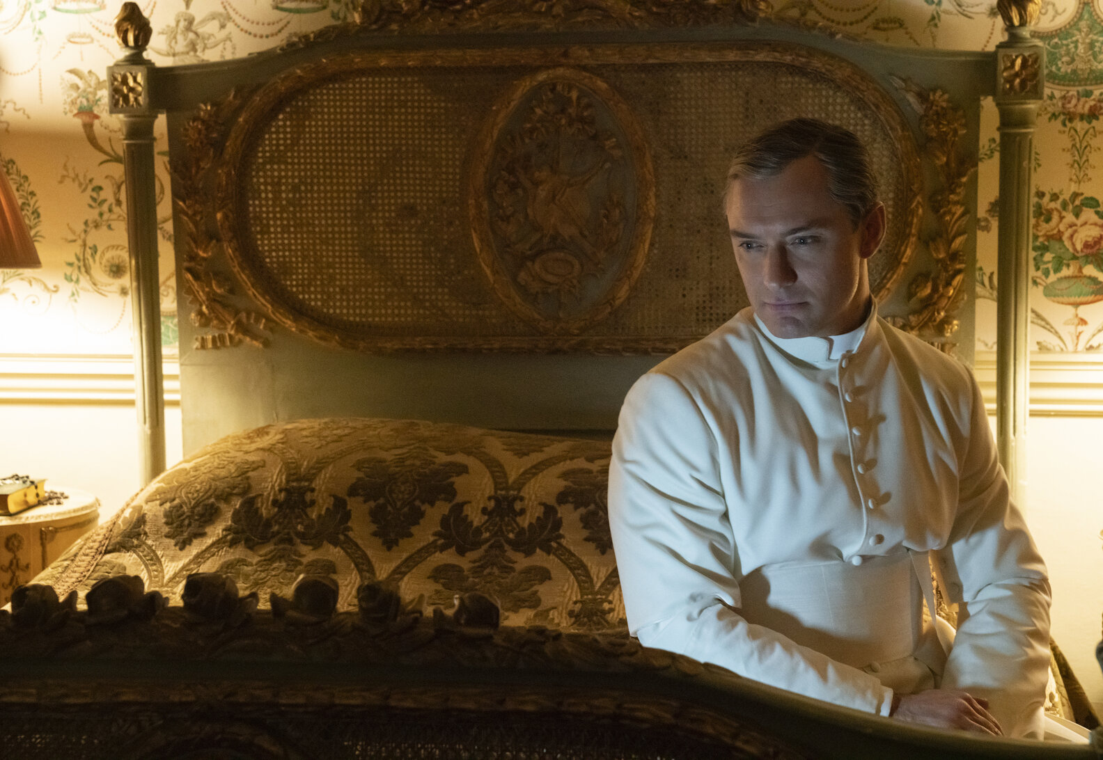 'The New Pope' Review: Jude Law & John Malkovich Face Off in HBO Drama ...