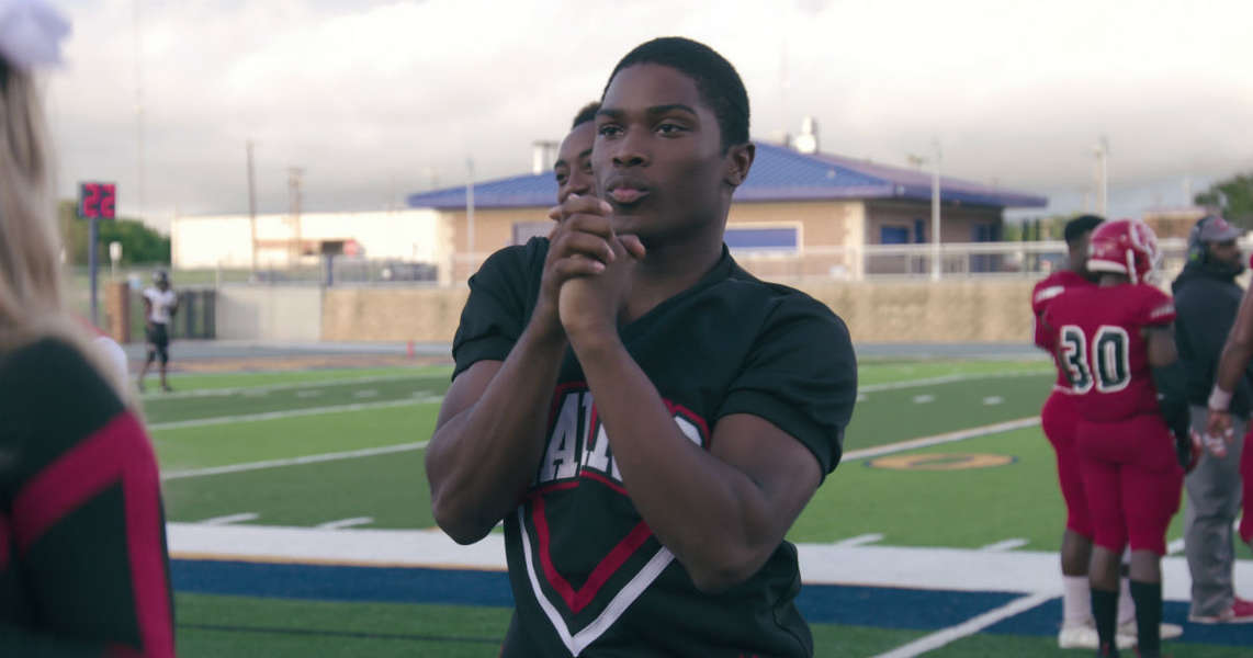 'Cheer' Netflix Review: New Cheerleading Docuseries is Worth the Watch ...