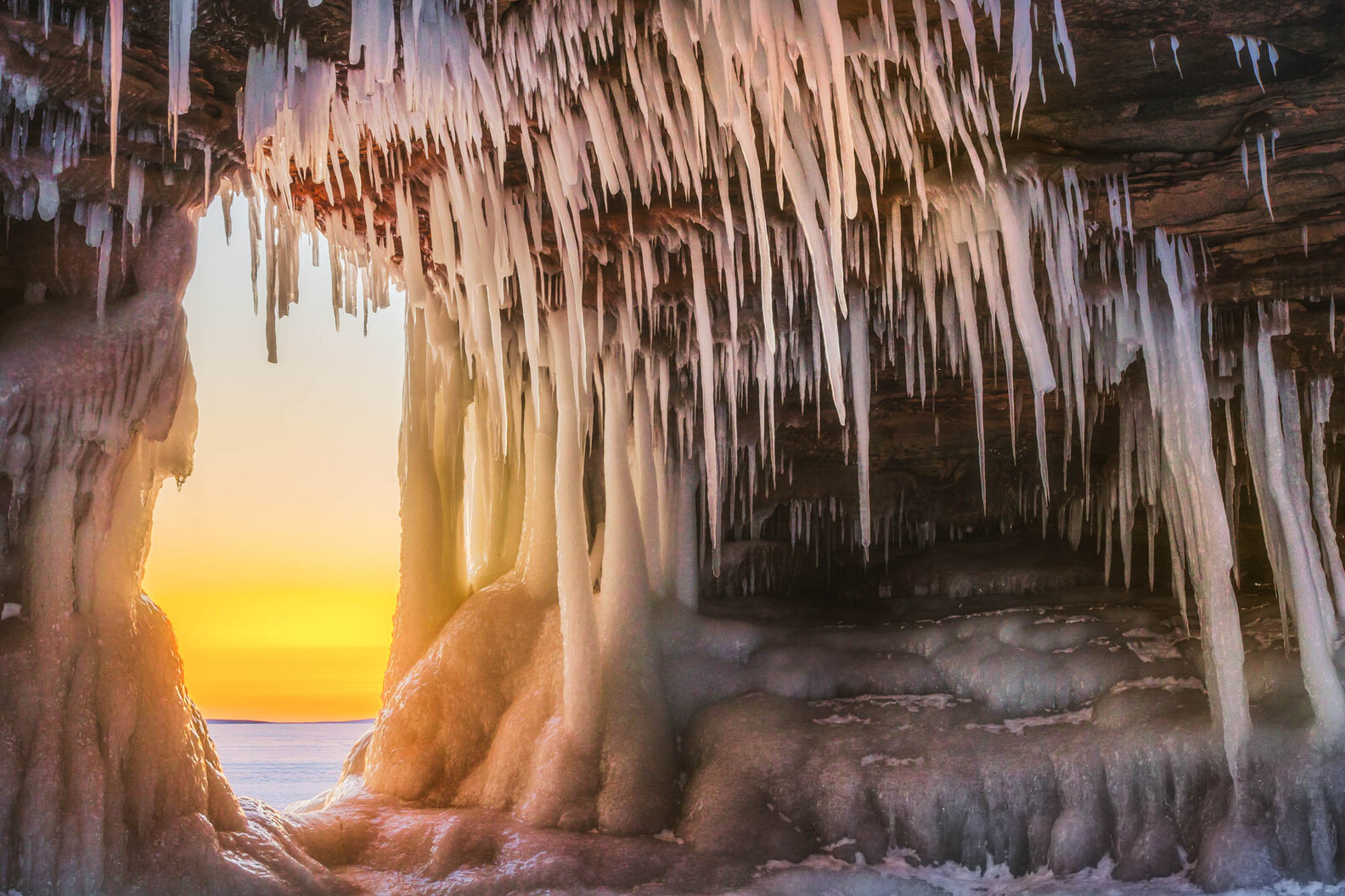 Most Beautiful Frozen Waterfalls: Winter Hikes & Trails With Waterfalls ...