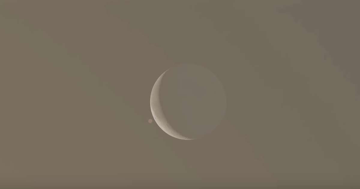 Moon Occults Mars: Watch Mars Disappear Behind the Moon Monday Night ...