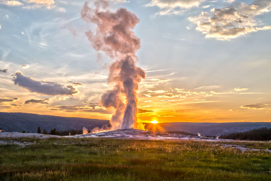 Old Faithful Livestream: Watch the Geyser Live From Yellowstone - Thrillist