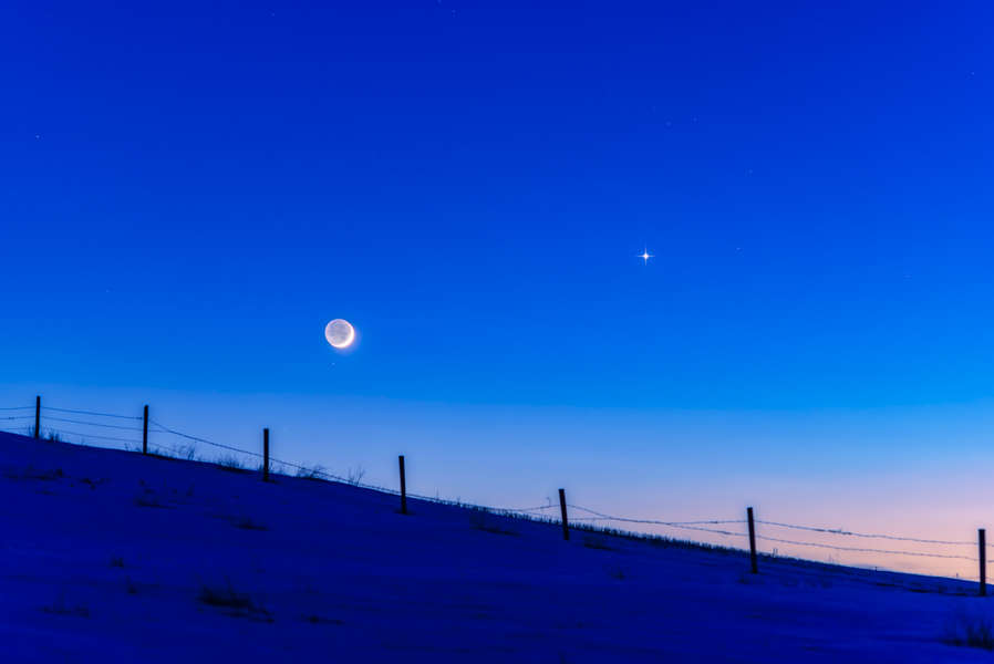 How to See Venus 'Rise' From Behind the Moon in the Morning Sky - Thrillist